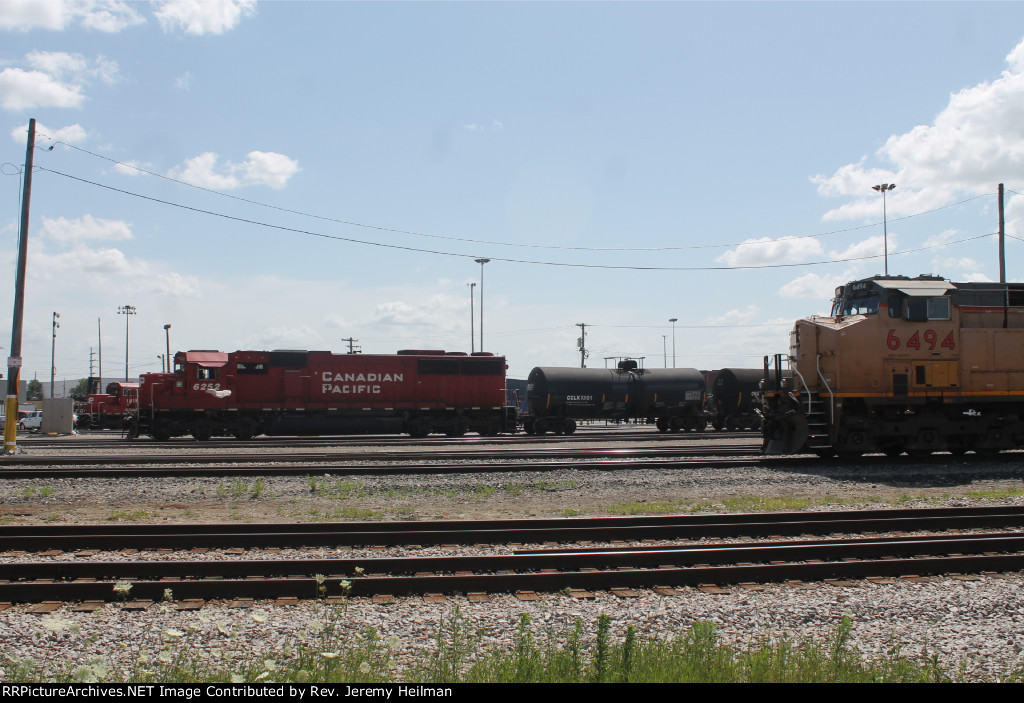 CP 6252 & UP 6494 (1)